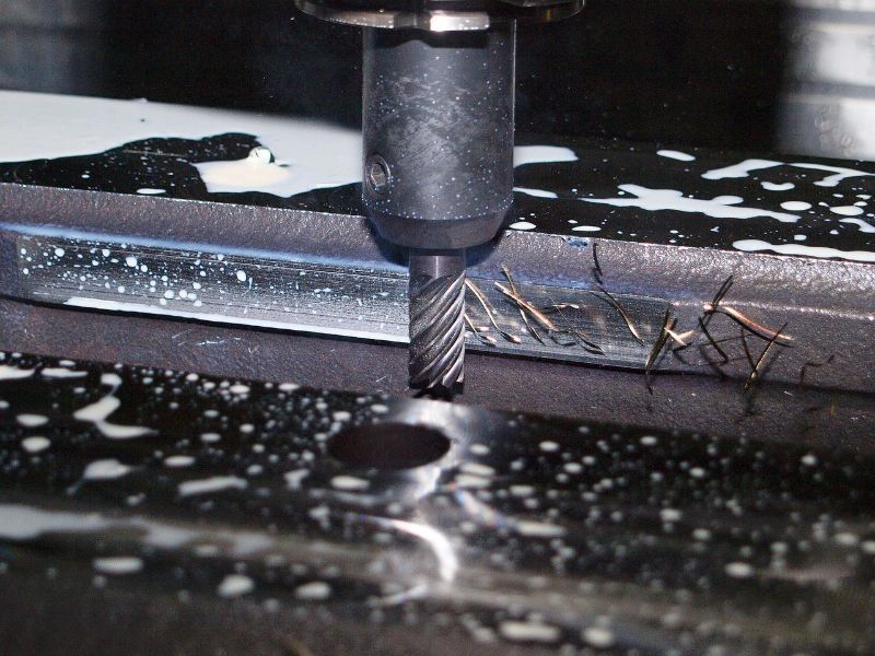 Ultimate Guide to Hybrid Manufacturing (and Importance of CAD Data)